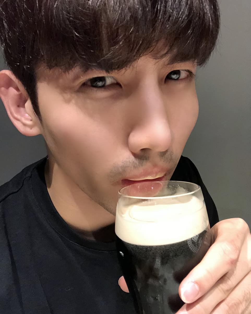 [Changmin IG] 180421 “done!!!!!! Let’s have drinks 🍗 🍺” + Replies to ...